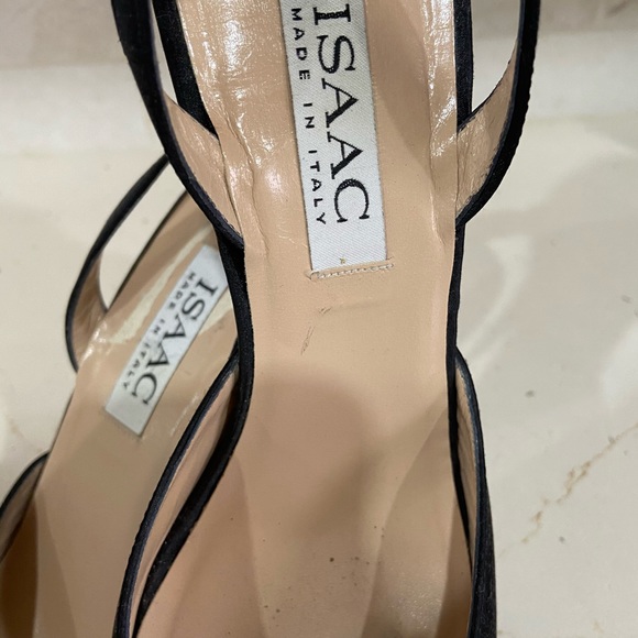 Isaac Mizrahi | Shoes | Isaac Mizrahi Black Satin Evening Pumps | Poshmark